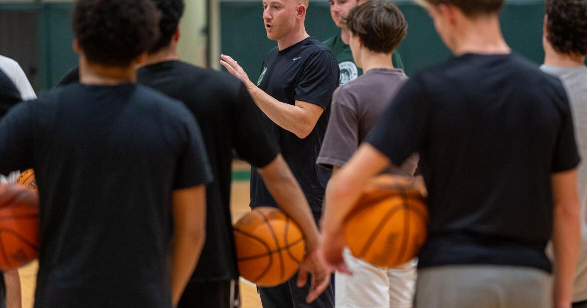 Ryan Hernandez Takes Over Senior-Laden Westhampton Beach Boys ...