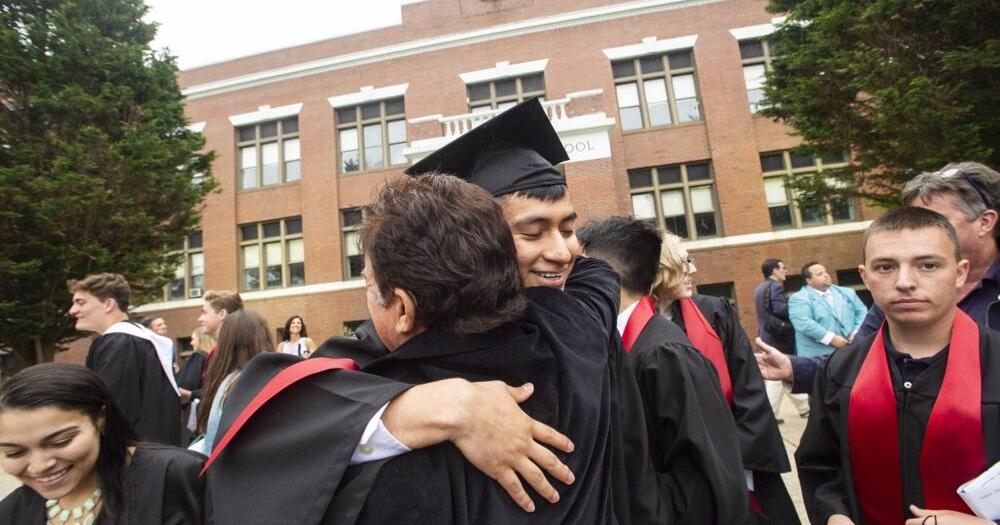 Pierson High School Seniors Celebrate Graduation | Education | 27east.com