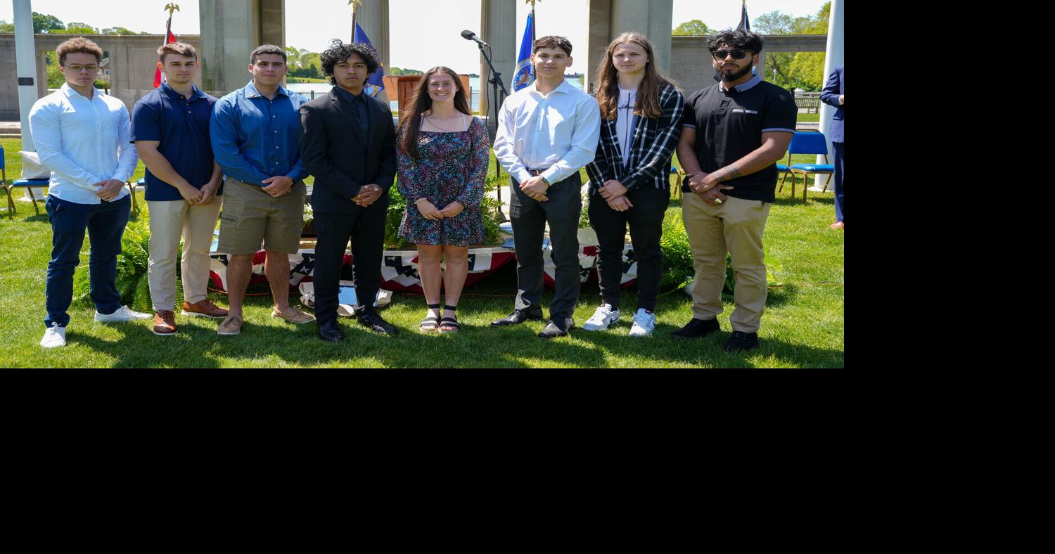 Annual Ceremony Honors Graduating Seniors Joining the Military ...