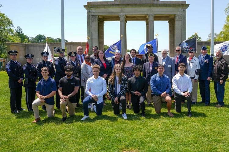 Annual Ceremony Honors Graduating Seniors Joining the Military ...