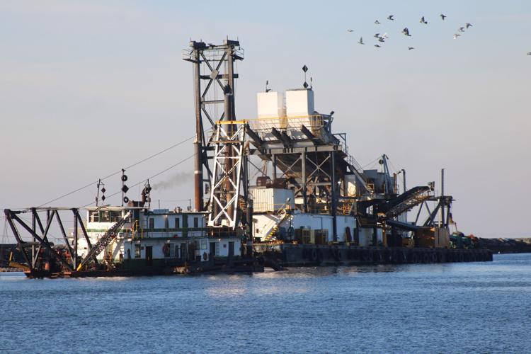 Second Dredge Arrives in Montauk To Relieve Oyster Bay | Environment ...