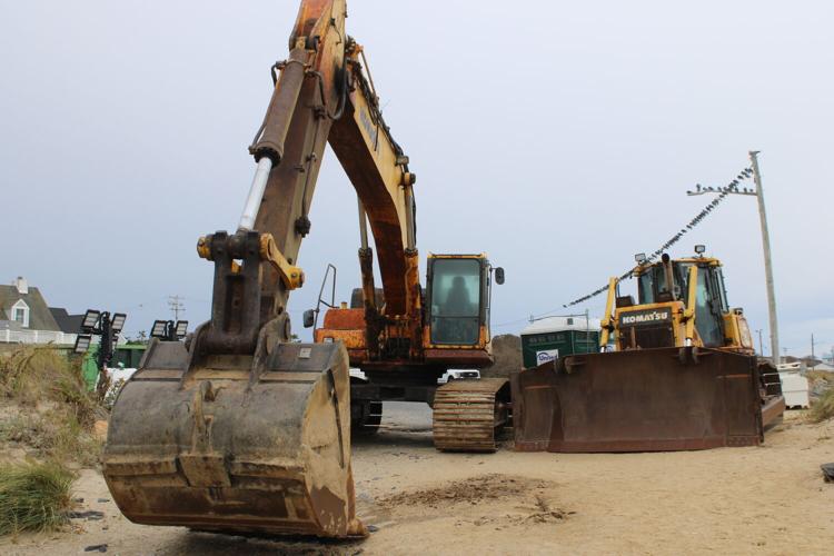 Dredge Oyster Bay Arrives for Long-Awaited Lake Montauk Operation | The ...
