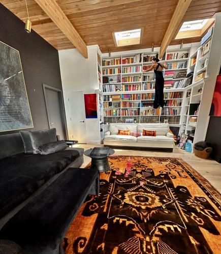Artist Oz Van Rosen Fuses History and Modernism at the 'Moz Home ...