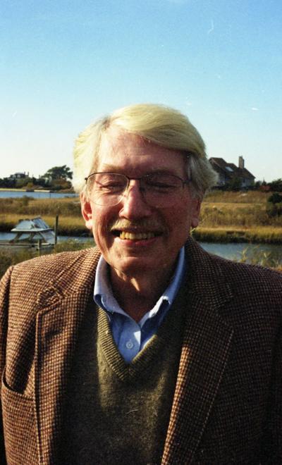 Press Columnist Lee Davis, 81, Dies | The East Hampton Press | 27east.com