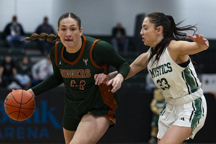 Hadley Humpherys nets season-high; Rocky opens 2-game lead