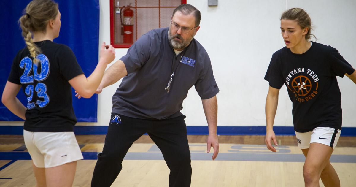 High school basketball rankings: Unbeatens shrink by two, creating new ... High school basketball rankings: Unbeatens shrink by two, creating new ...