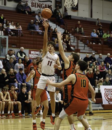 Helena High rains season-high 11 3-pointers, beats Hellgate
