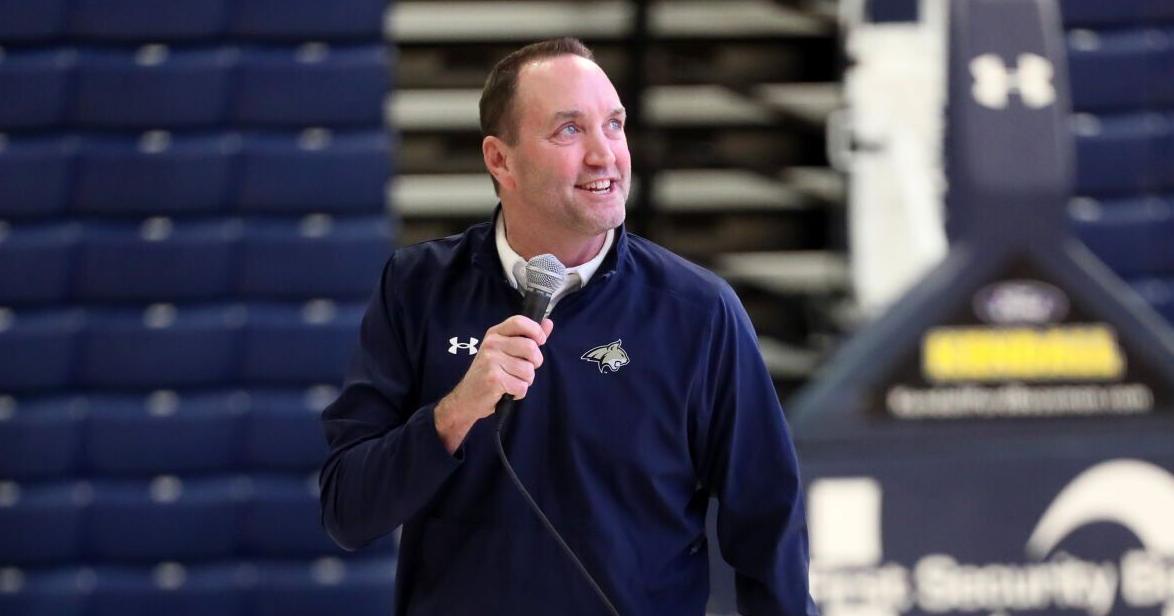 Leon Costello earns FCS athletic director of year award
