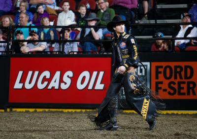 Jess Lockwood returns to share first place in first round of Ty Murray ...
