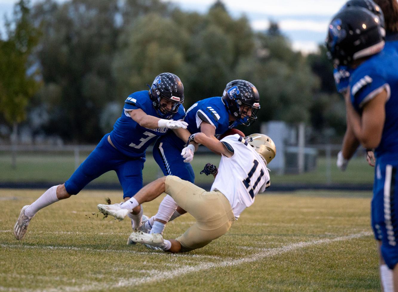 Corvallis Blue Devils vs Dillon Beavers photos