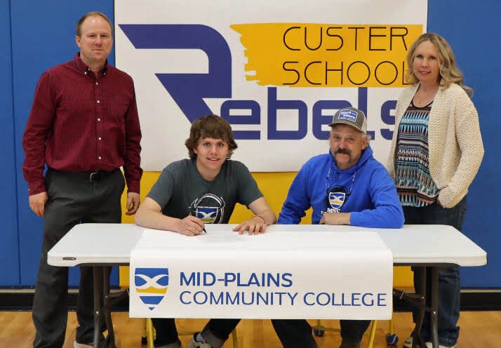 Custer-Hysham cowboy Ryatt Fraser inks with Nebraska JC