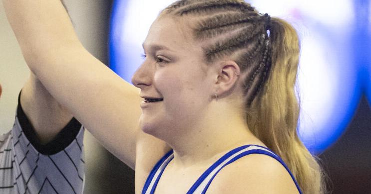 Billings Skyview wrestler Kassidee Savaria to wrestle at Simpson College