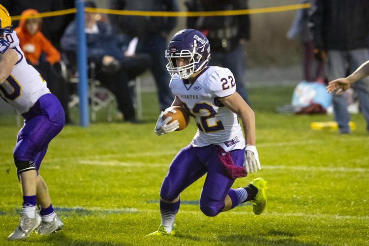 Broadview-Lavina football makes 6-Man statement in rout over Custer ...