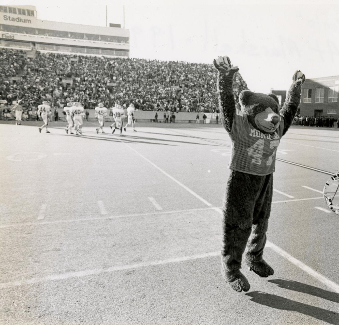 Monte, Montana Griz mascot, inducted in Mascot Hall of Fame