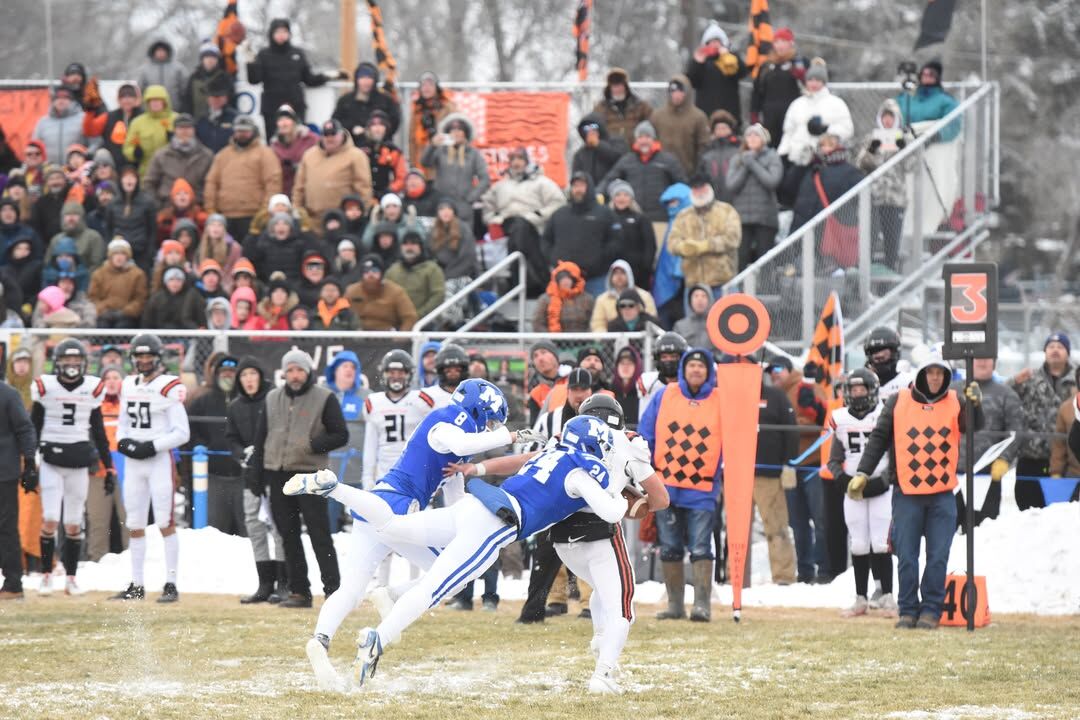 Malta Mustangs beat Manhattan Tigers, earn Class B title