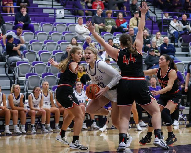 Pickens' milestone bucket lifts Carroll to 6th-straight win