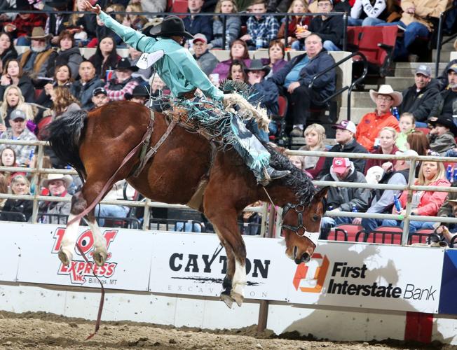 Brody Cress continues hot streak with Chase Hawks saddle bronc win