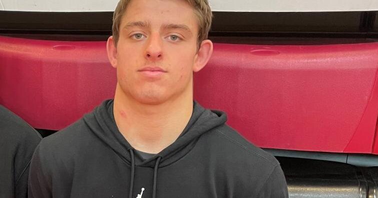 Undefeated Hardin wrestler Miles Wells a leader for Bulldogs