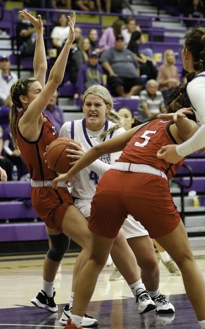 Carroll dispatches Bushnell as five players score in double figures