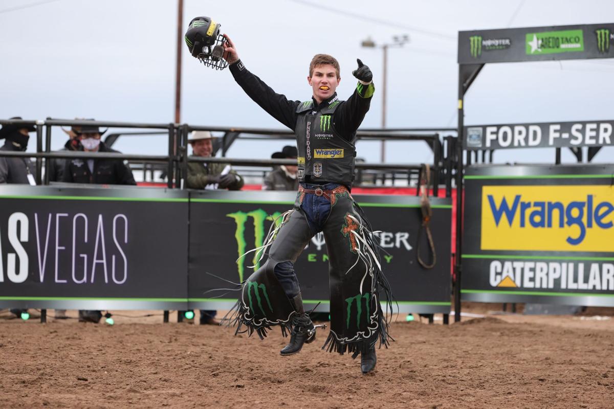 Volborg's Jess Lockwood bucked off Lil 2 Train in PBR opener in ...