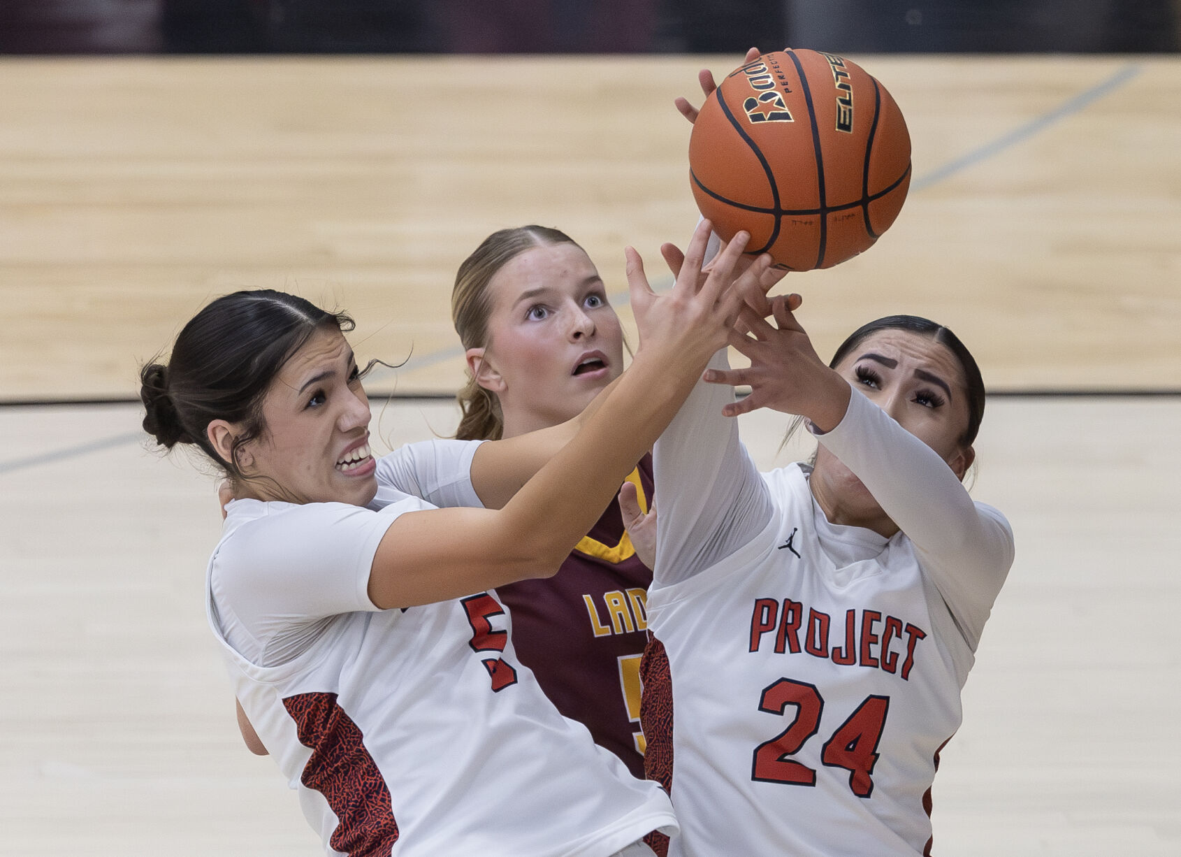 Lofing erupts for 45 points, No. 1 Project beats No. 4 Baker