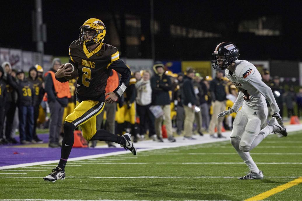 A 'unique' winning formula for Helena Capital football