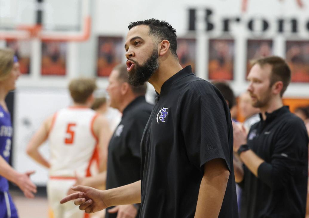 Buzzer-beater bolsters Senior boys over No. 1 Skyview