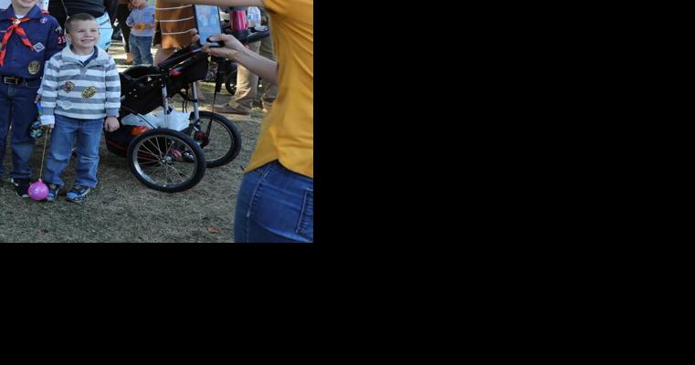 'Always home': Ali Weisz embraced on first return to Belgrade since ...