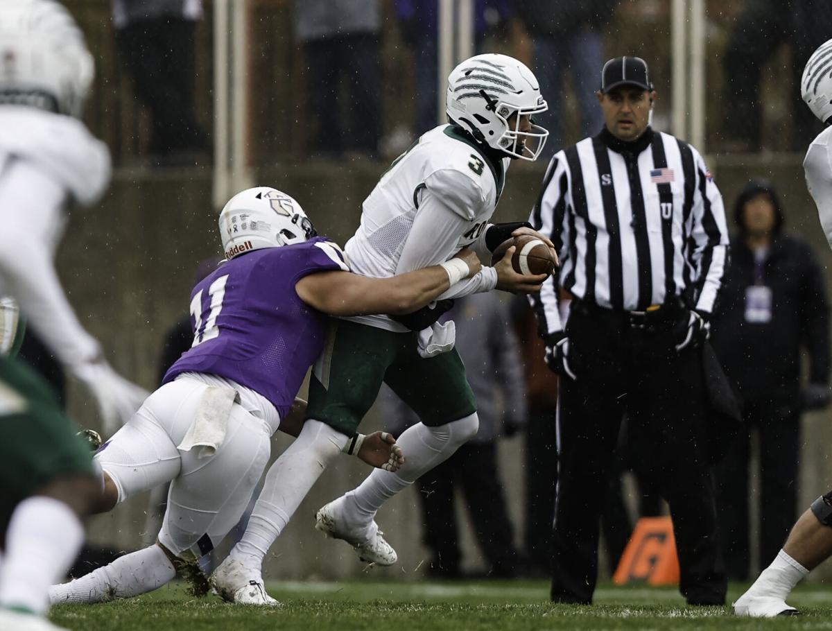 Carroll's defense 'finding a groove' with three regular-season games ...