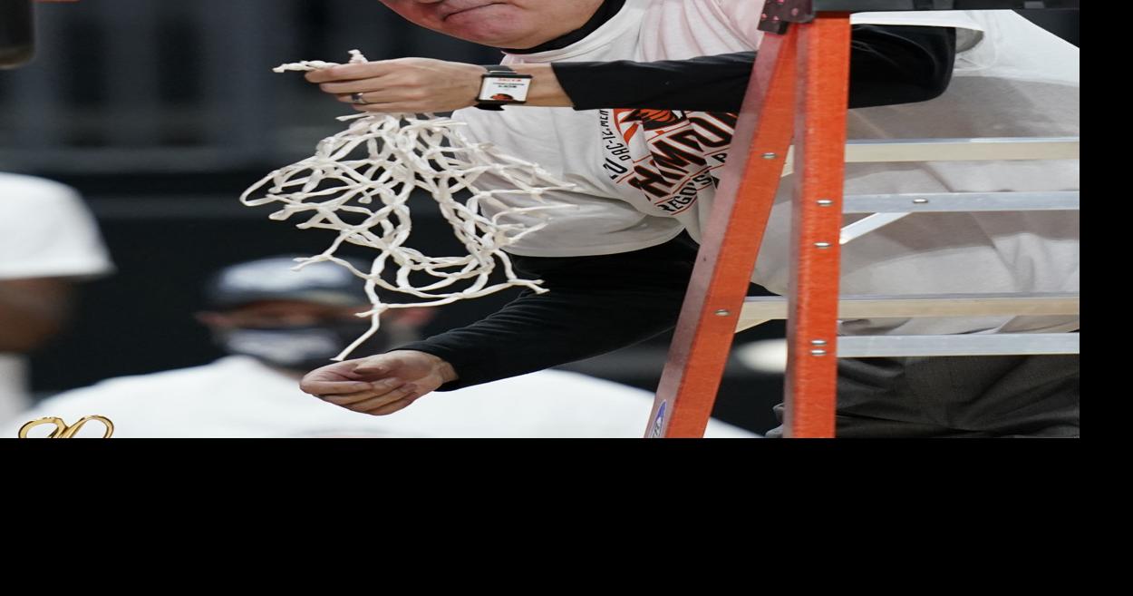 Wayne's world: Former Montana player, coach Wayne Tinkle leads Oregon ...