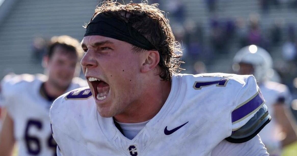 Carroll's Hunter Peck tabbed finalist for Cliff Harris Award