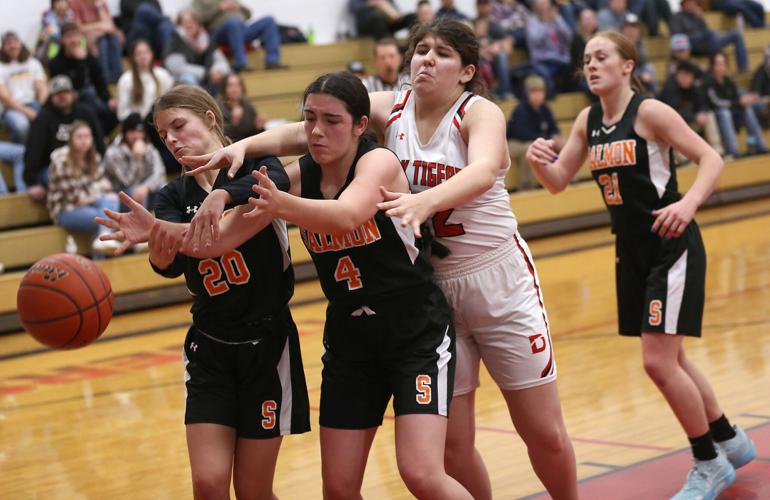 After slow start, Salmon defeats Darby girls
