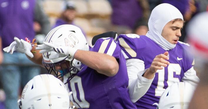 Carroll completes 17-point comeback, eyes Frontier title