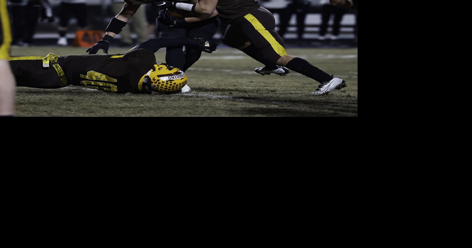 110323-ir-spt-football-CHS-4.jpg