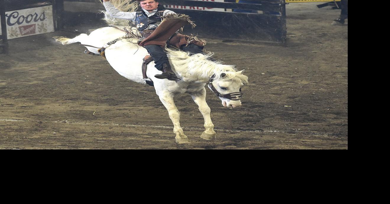 Weston Timberman claims bareback title at Circuit Finals