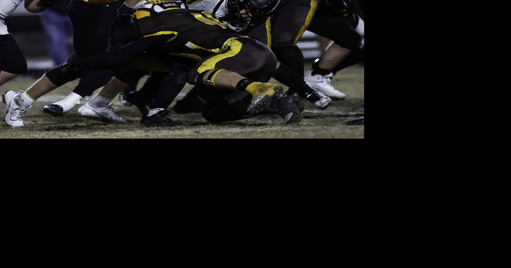 110323-ir-spt-football-CHS-10.jpg