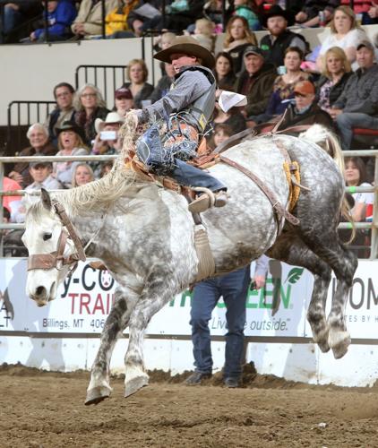 Brody Cress continues hot streak with Chase Hawks saddle bronc win