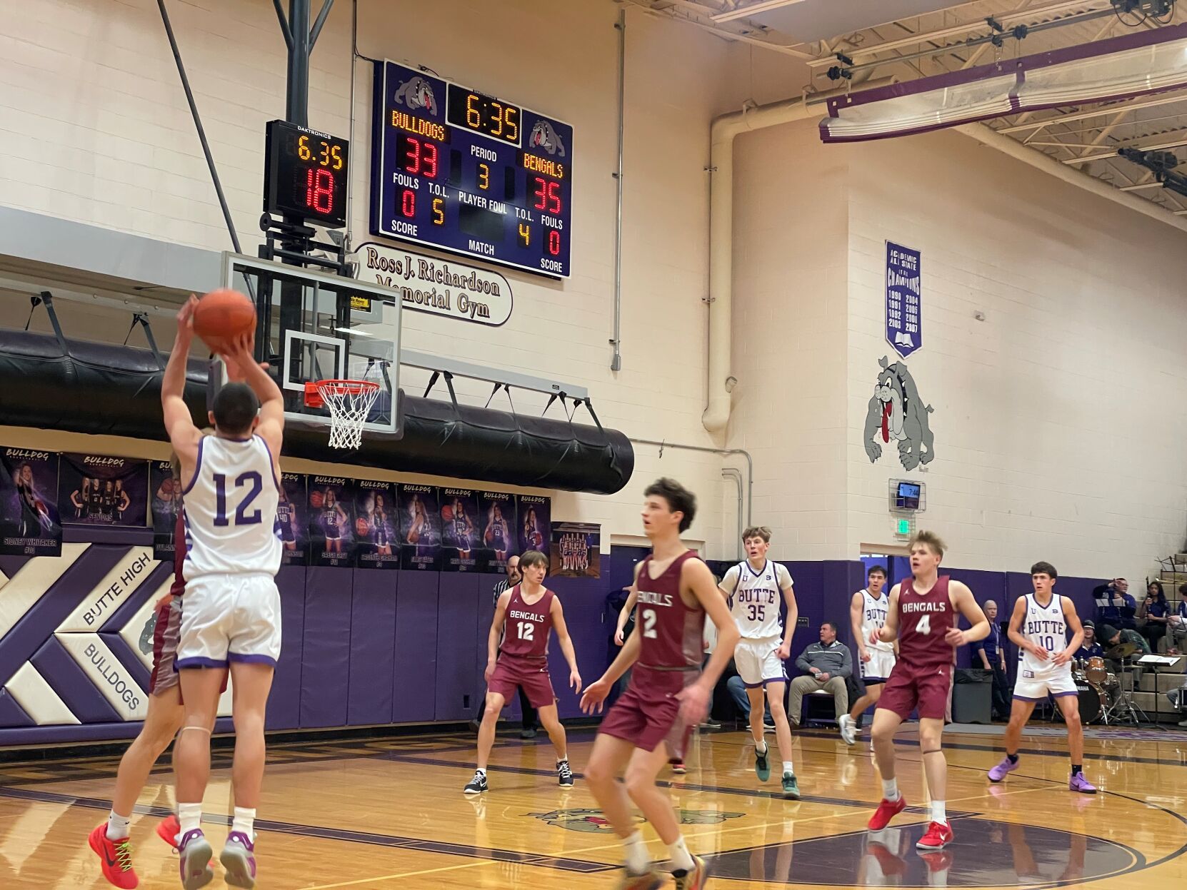 Butte Bulldogs earn big win against No. 1 Helena Bengals