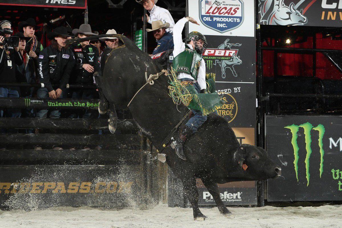 Volborg bull rider Jess Lockwood wins PBR's Chicago Invitational