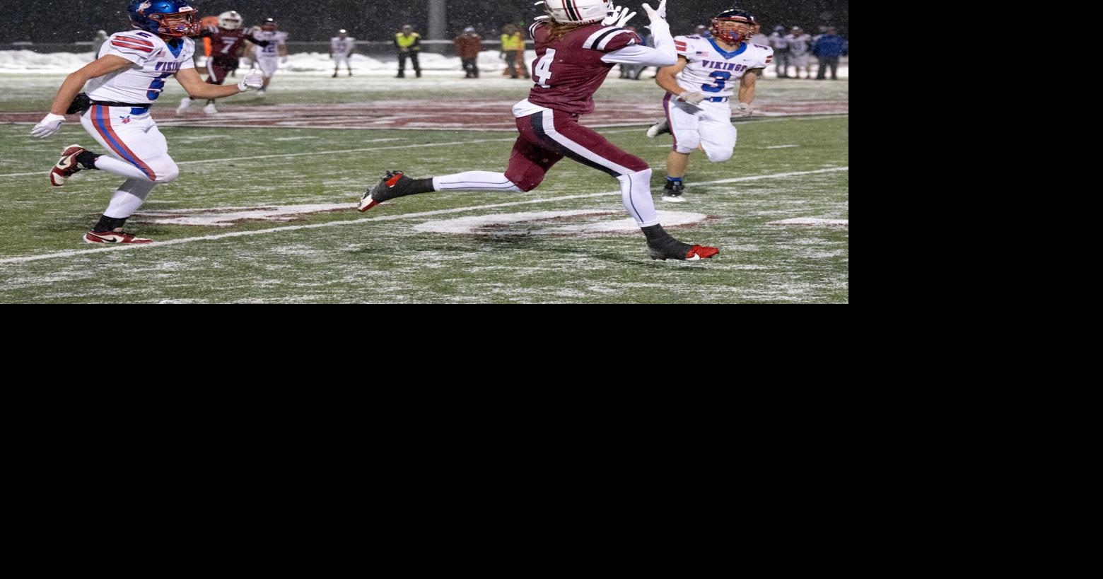 Hamilton Broncs vs Bigfork Vikings playoff football photos