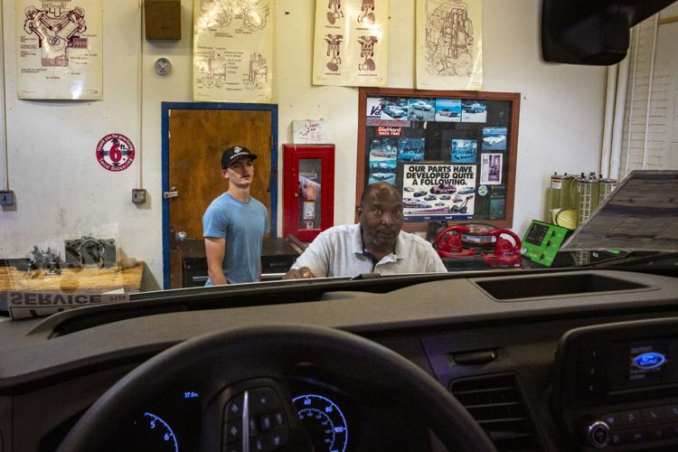 A big study tool: $50,000 van donated to Sandia High's auto class | | abqjournal.com