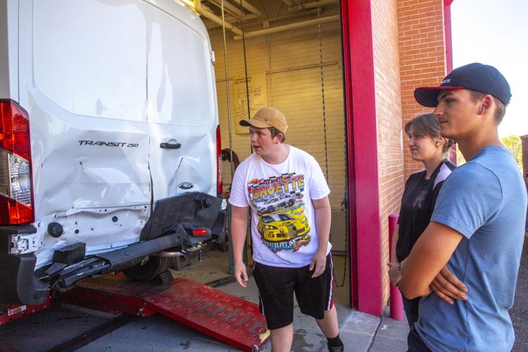 A big study tool: $50,000 van donated to Sandia High's auto class | | abqjournal.com