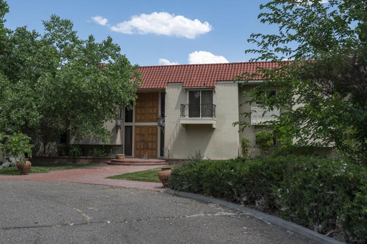 Cottonwood shade, sprawling vineyards, and a Mossman-Gladden home: Los ...