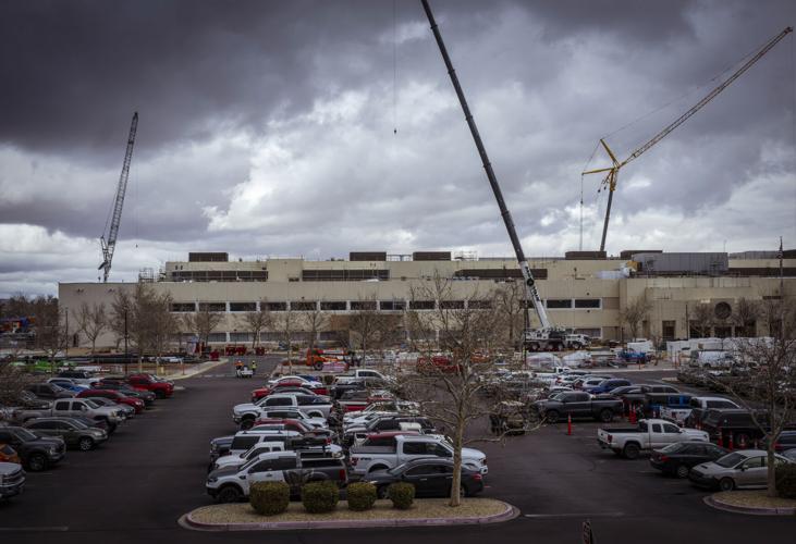 Intel, Commerce Department announce agreement to further manufacturing ...