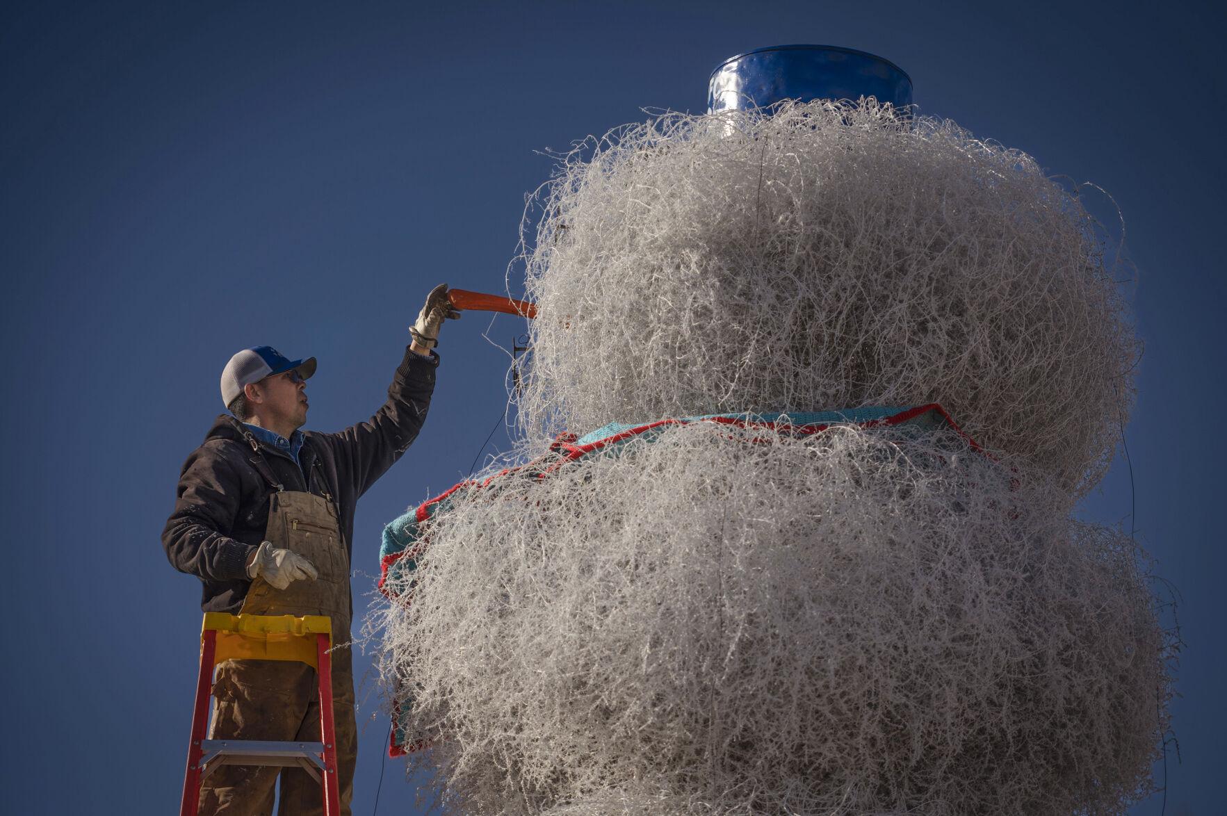 Beloved icon the Tumbleweed Snowman returns | Multimedia | abqjournal.com