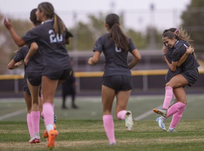 Volcano Vista dominates Rio Rancho girls soccer 5-0 | Multimedia ...