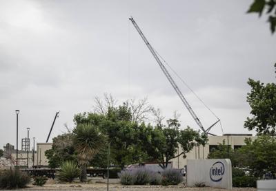 Just how big is that crane at the Rio Rancho Intel plant? | Local News ...