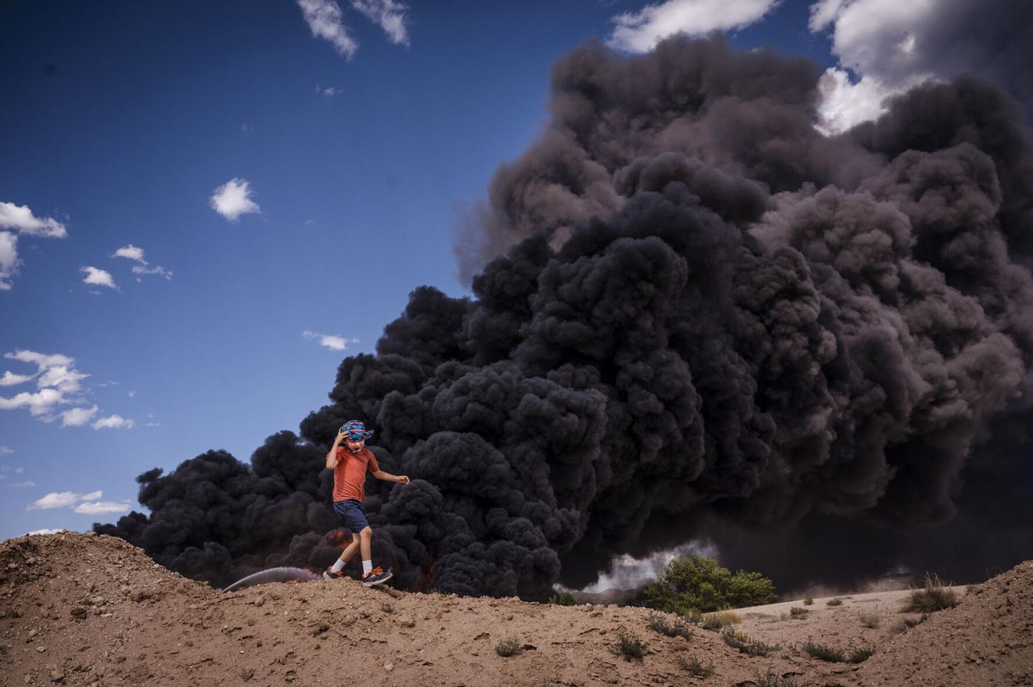 WATCH: Structure fire sends huge plume of smoke above Albuquerque. Experts issue health alert ...