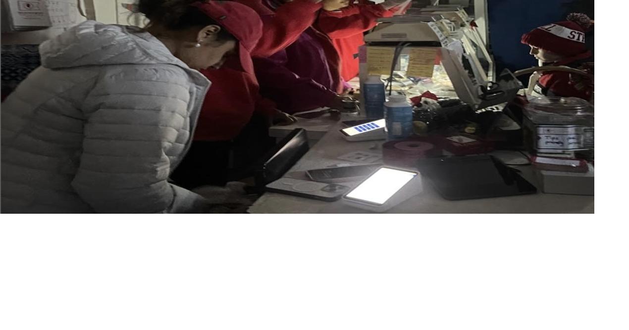 Power outage cripples downtown businesses during Christmas Stroll; “It ...