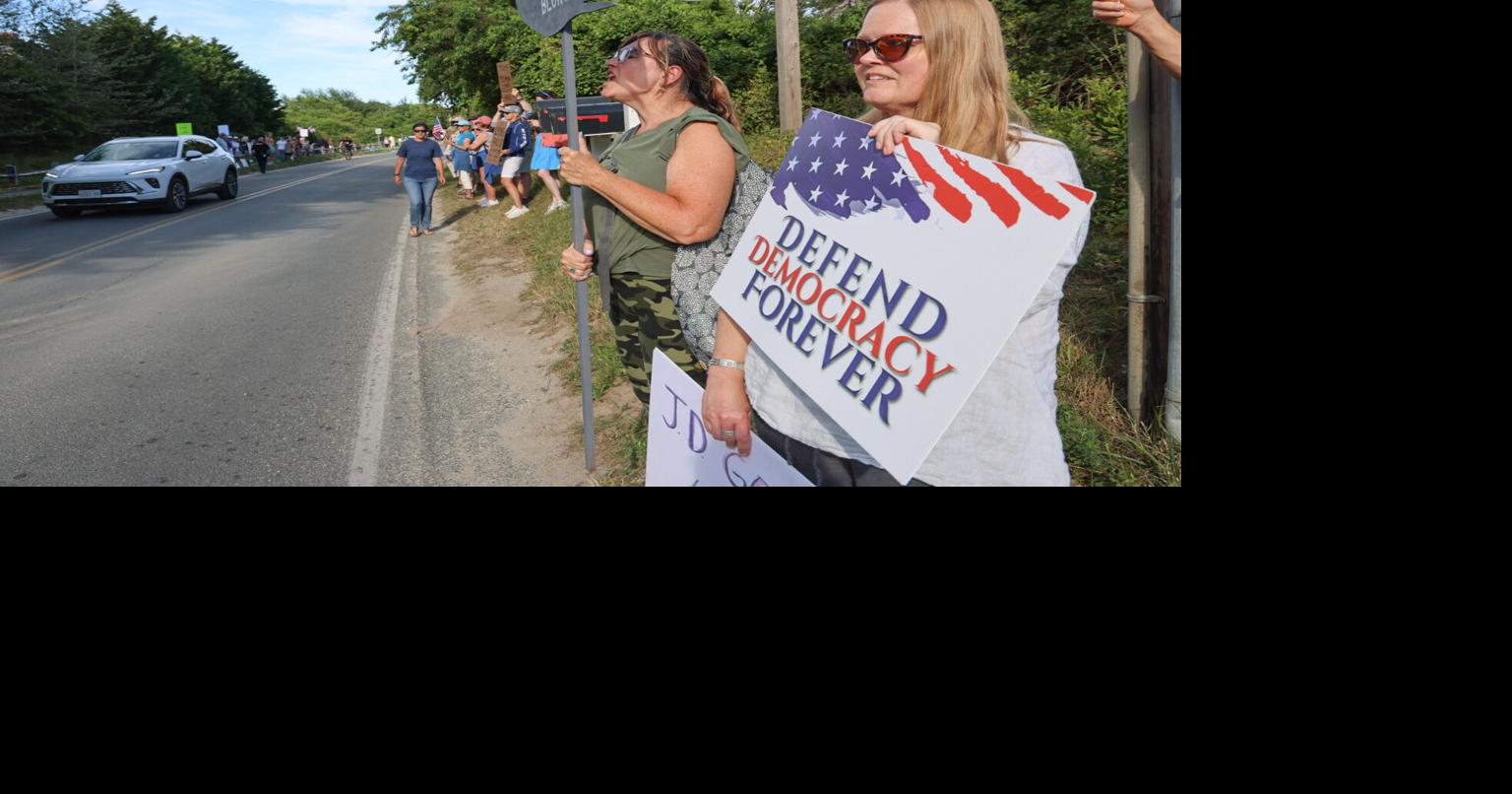 Vice-Presidential visit: JD Vance met by protestors en route to ...